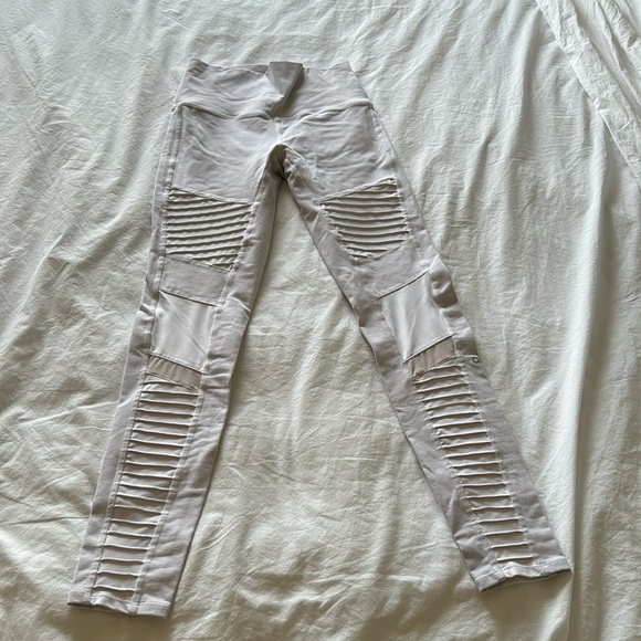 ALO Yoga | Pants & Jumpsuits | Alo Yoga Moto Leggings | Poshmark